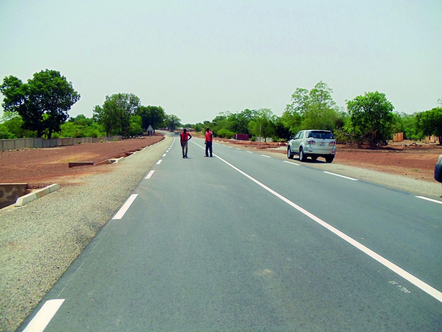 Road Works Between No 01 And Sakoinsé Boromo Burkina Faso Laix